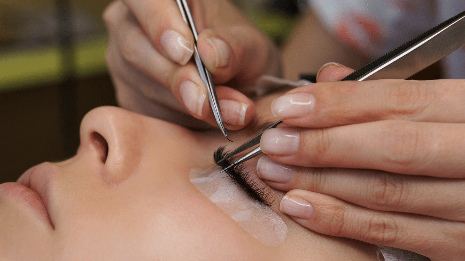 Is it Worth Becoming an Eyelash Technician? – SNOB